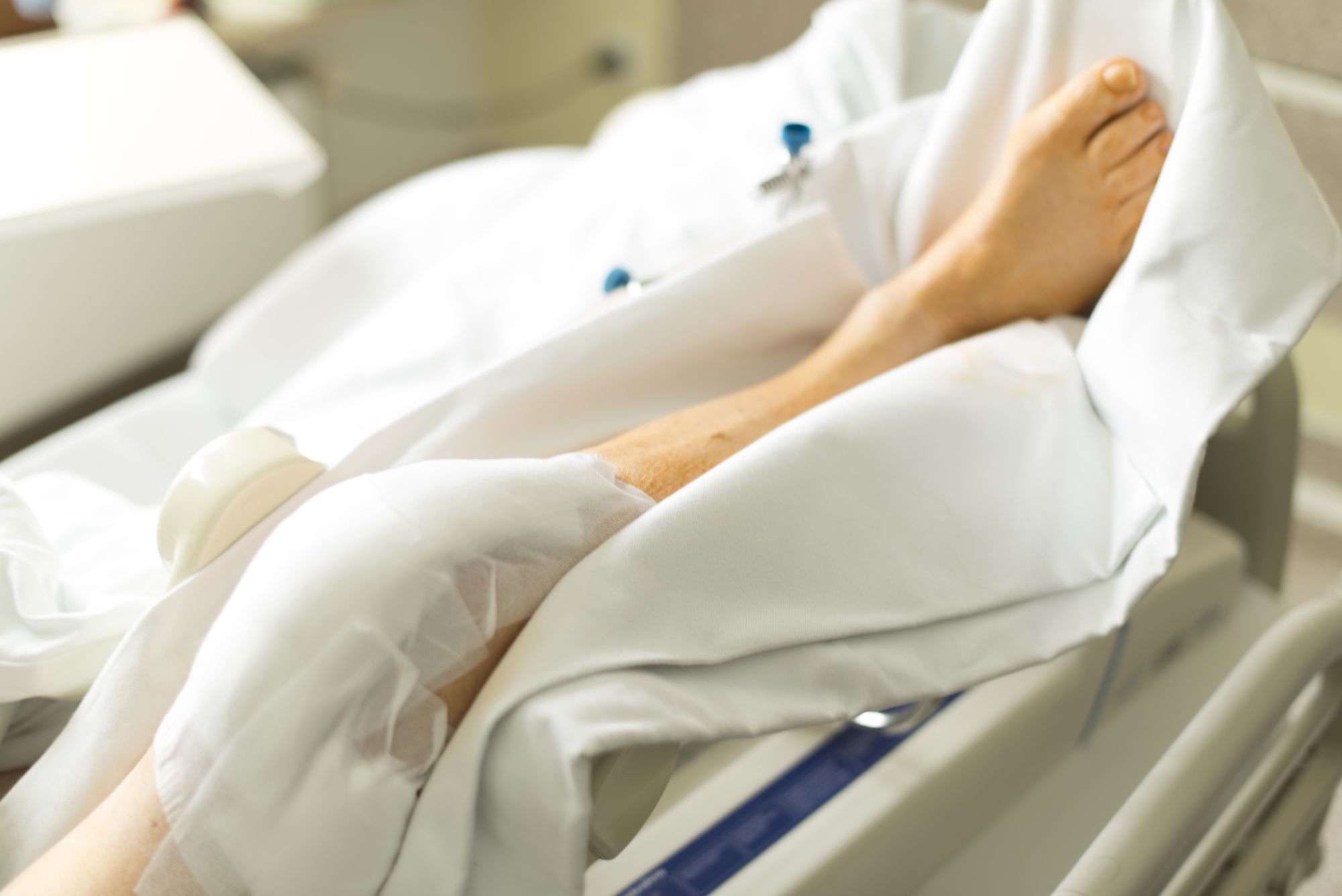 Implanted Without Cement, Zimmer Persona Tibial Plate May Come Loose