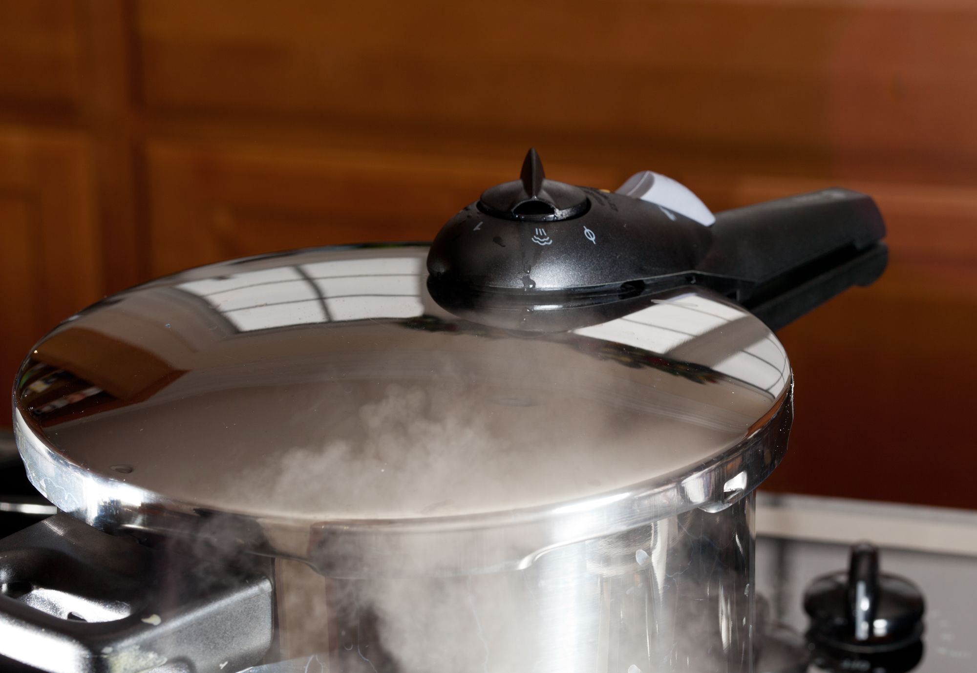 Elite Electric Pressure Cooker Linked to Consumer Injury Reports