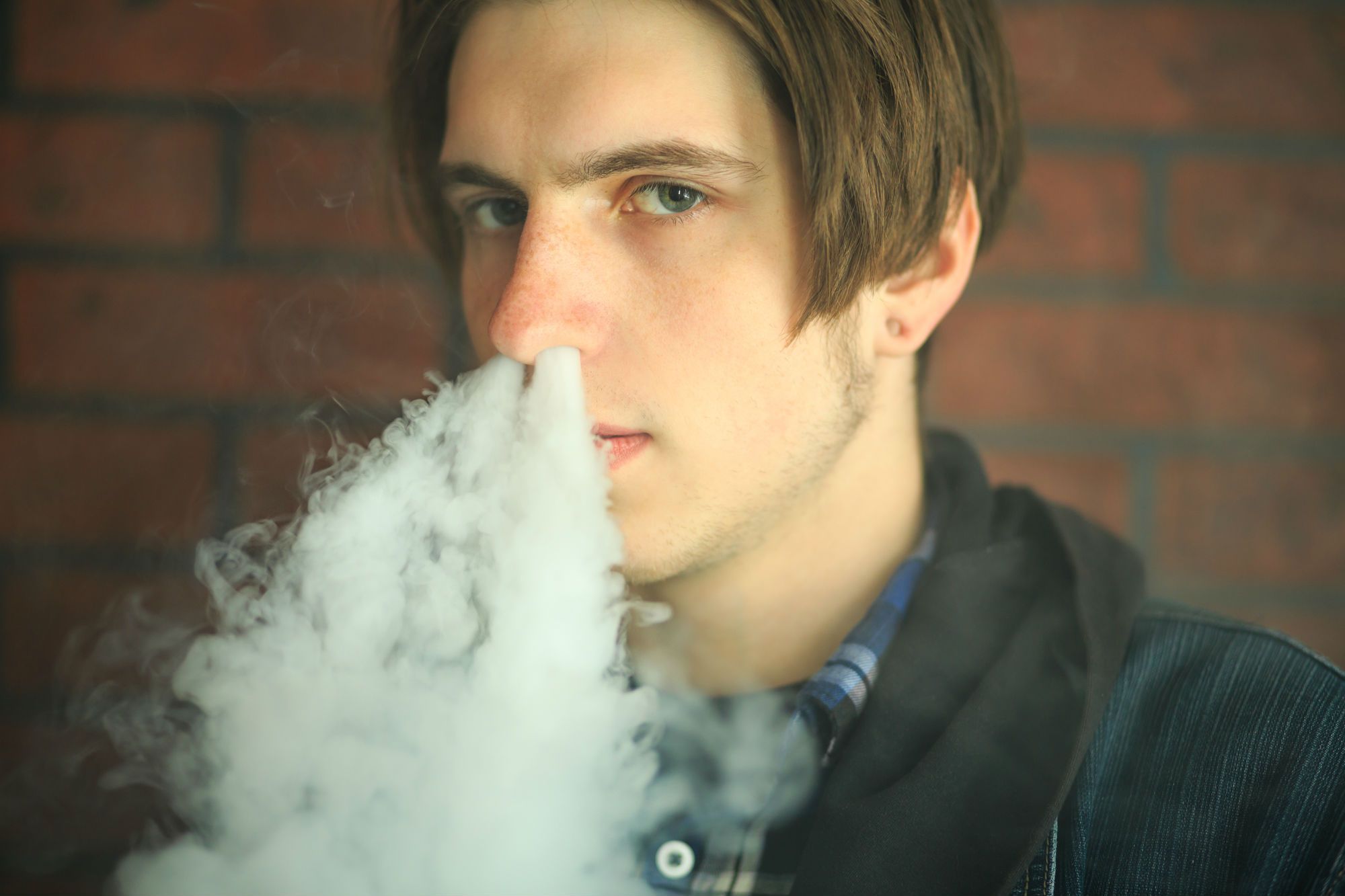 Mother of Vaping-Addicted Teen Warns Other Parents About the Health ...