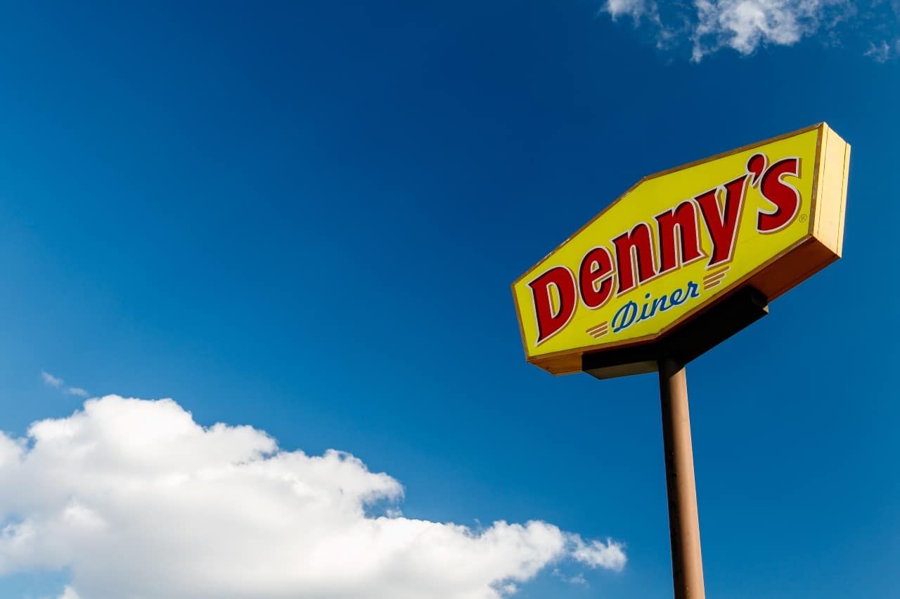 Denny’s Doesn’t Want Case-Winning Waitress to Represent Class of ...