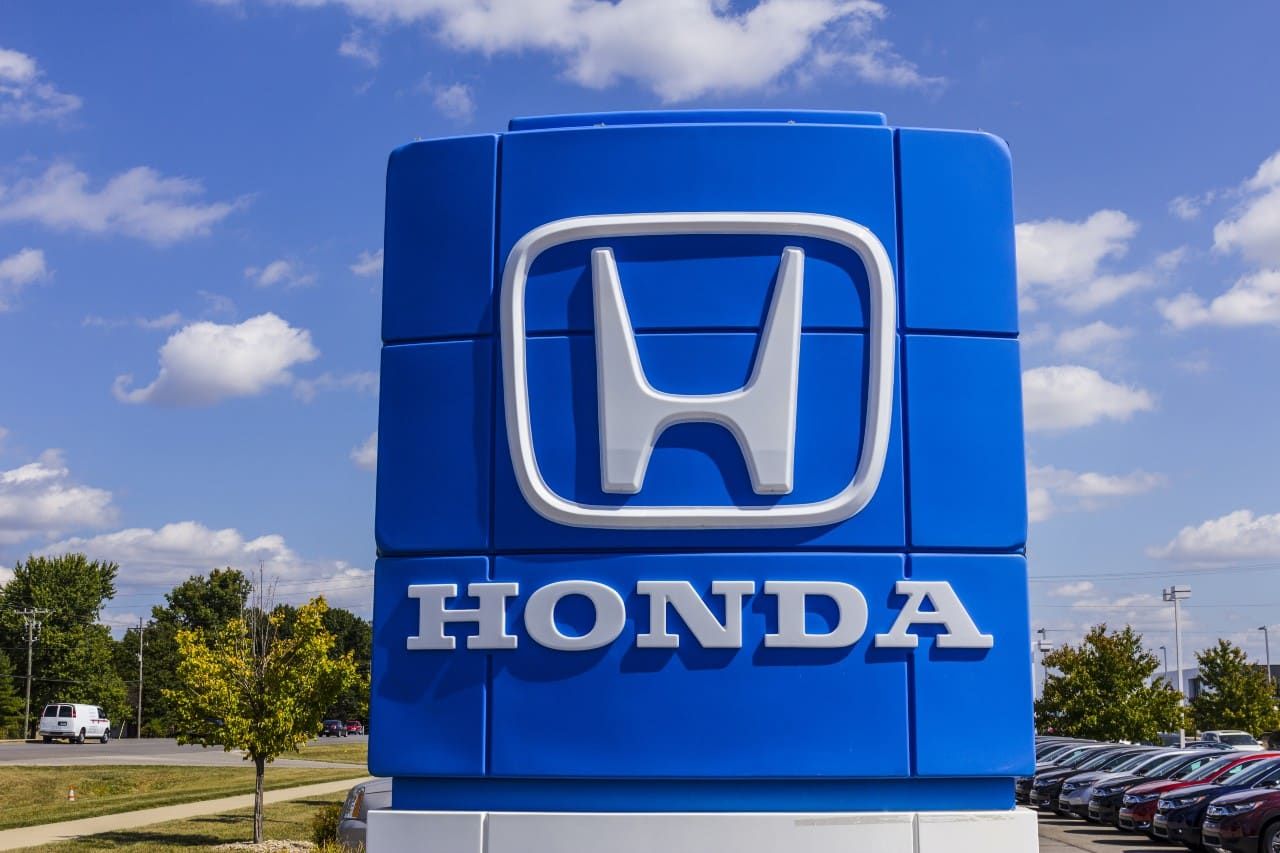 Honda Knowingly Sells Vehicles With Sunroofs That Spontaneously Explode ...