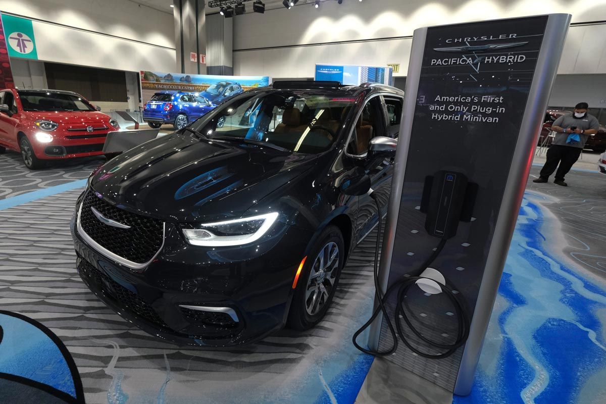 Chrysler Pacifica class action alleges vehicles contain dangerous ...