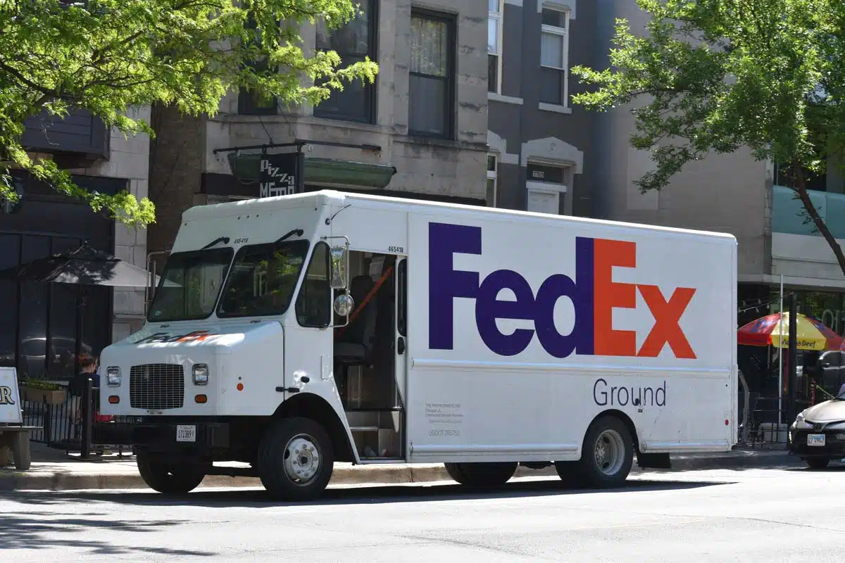 15K FedEx drivers file class action over OT wages