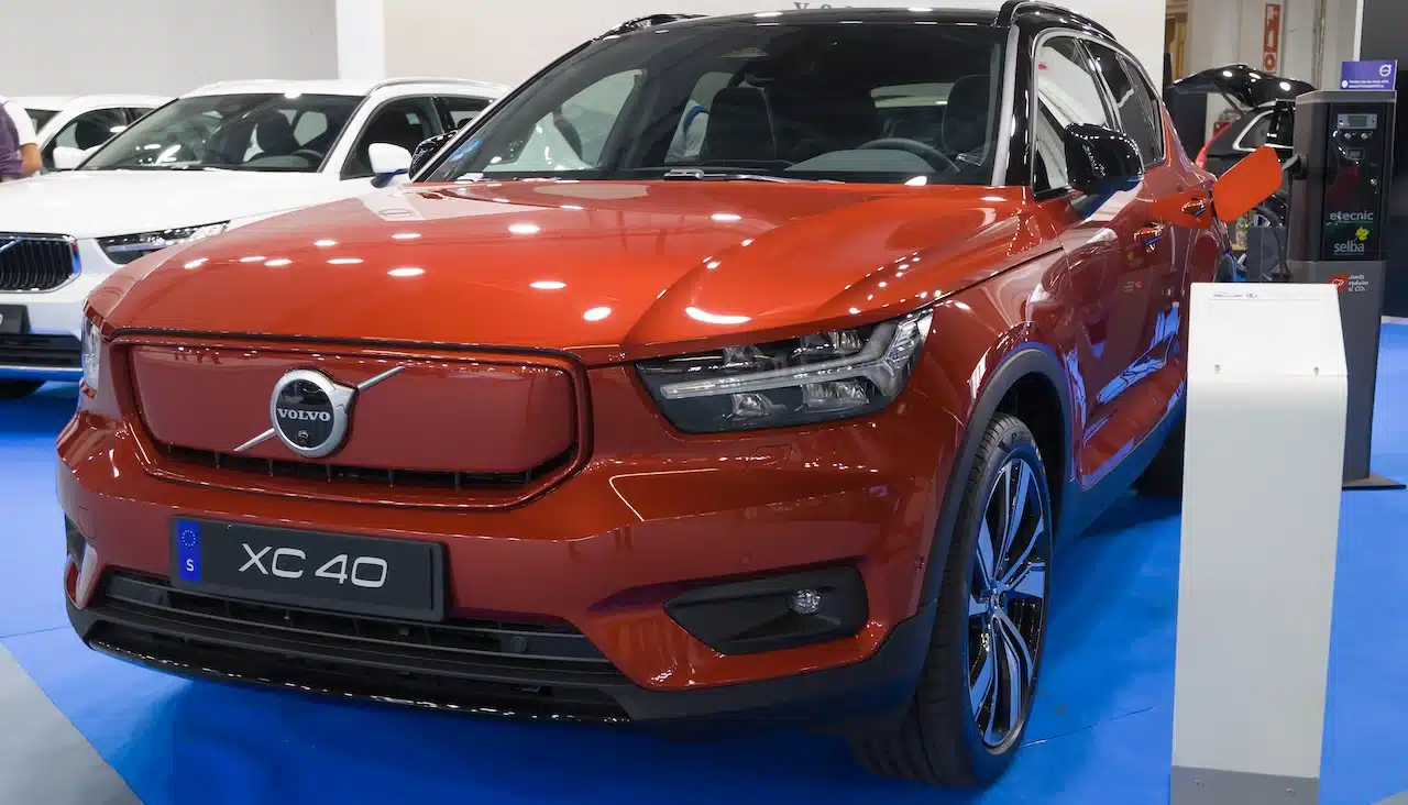 Volvo faces class action lawsuit alleging XC40 Recharge vehicles lurch ...